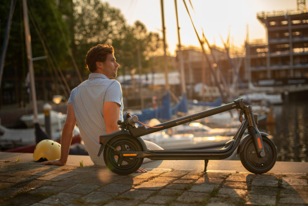 Segway Ninebot F30E Electric Scooter 300W in the UAE - 1 YEAR WARRANTY - UAE Dubai Electric ...